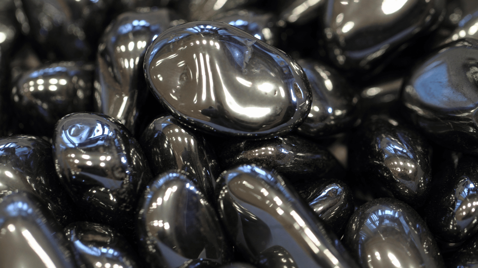 Lodestone: saiba o significado da pedra magnética