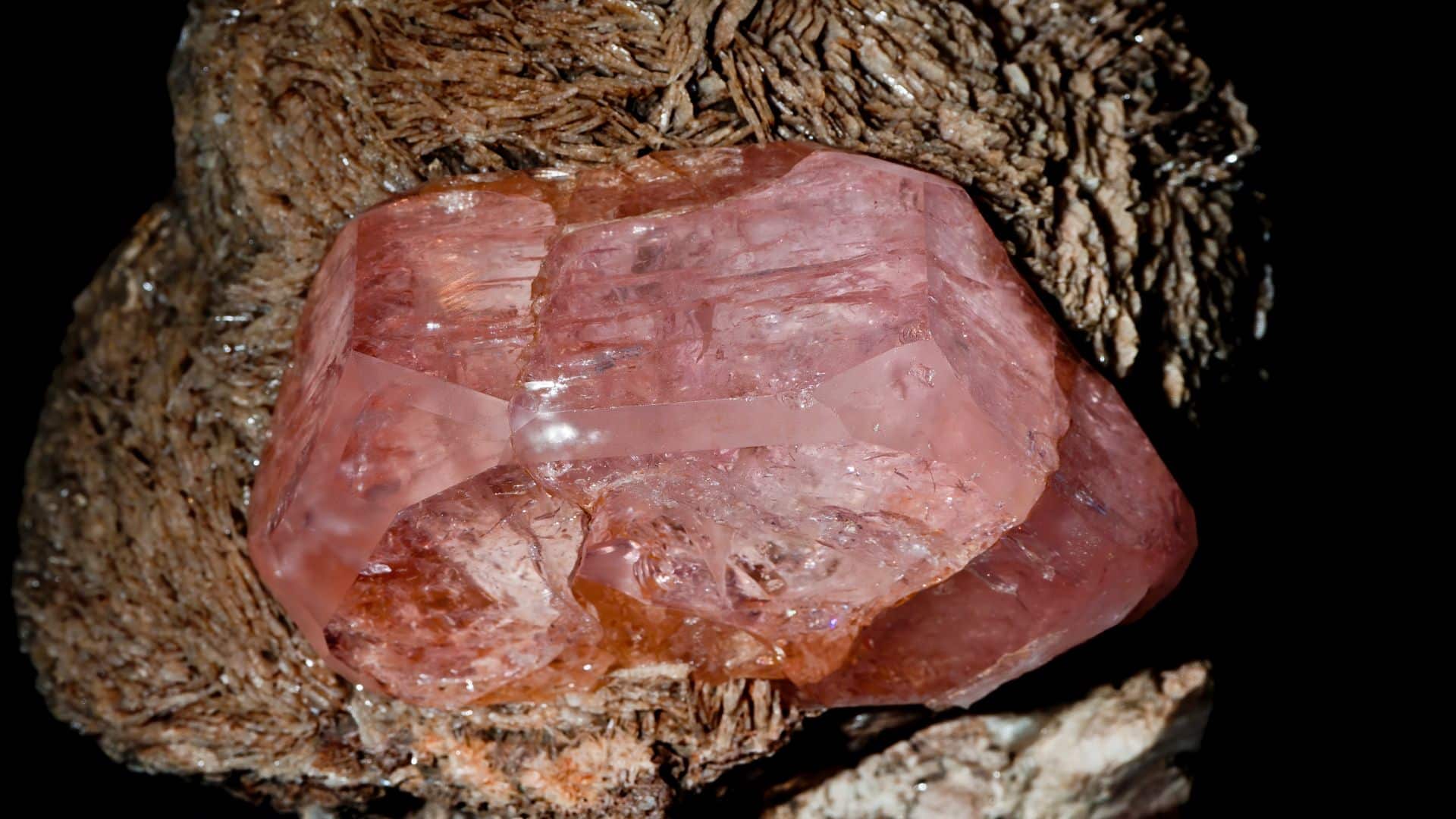 Morganita: saiba tudo sobre a pedra da cura
